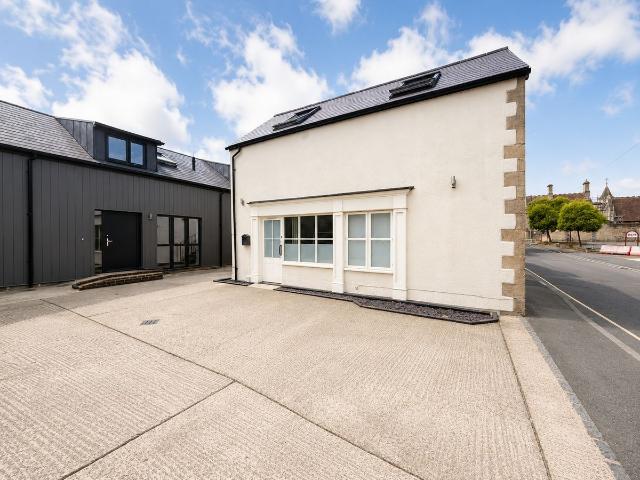 Lewis Lane, Cirencester, Gloucestershire GL7, 1 bed flat to rent, £925 pcm | PrimeLocation