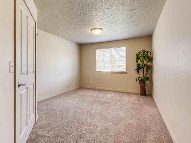 Lewis Ridge 2 Bedroom Apartment for Rent at 7915 Ne Burton Rd, Vancouver, WA 98662 Ogden