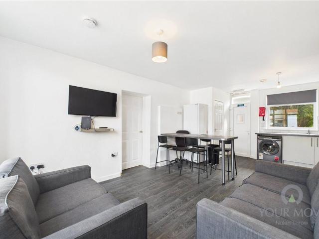 Lewis Road, Northampton NN5 6 bed house to rent £3,450 pcm £796 pw