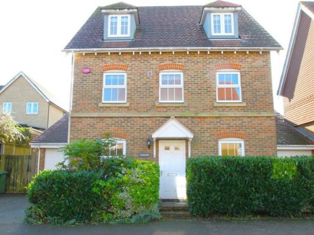 Lewis Road Hawkinge 5 bed house to rent £2,050 pcm £473 pw