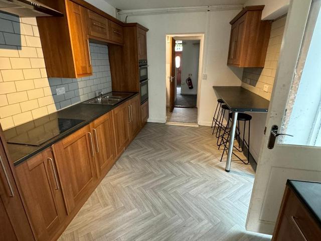 Lewis Street, St Thomas, Swansea SA1 8PB StudentDigz Ltd