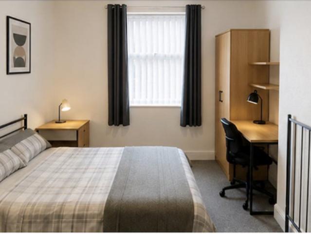 Lewis Street Room 4