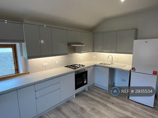 Lewisham Way, London, SE4 2 bed flat to rent £2,100 pcm £485 pw