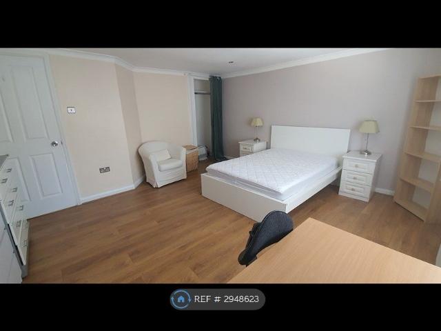 Lewisham High Street, Lewisham SE13, Room to rent, £875 pcm | PrimeLocation