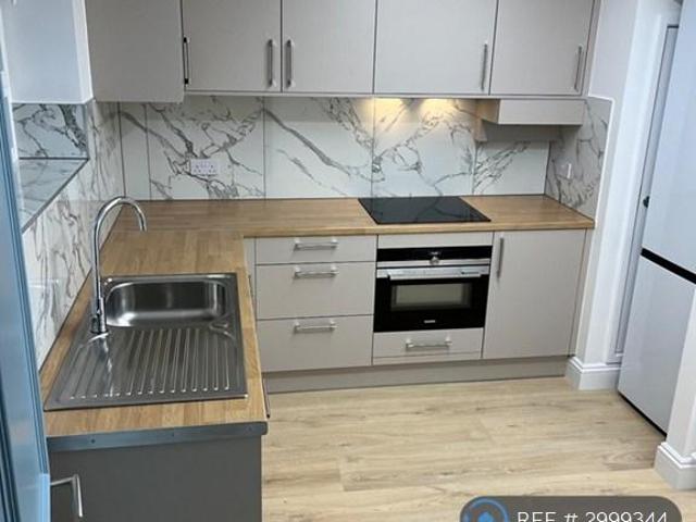 Lewisham High Street, Lewisham, SE13 3 bed flat to rent £2,000 pcm £462 pw