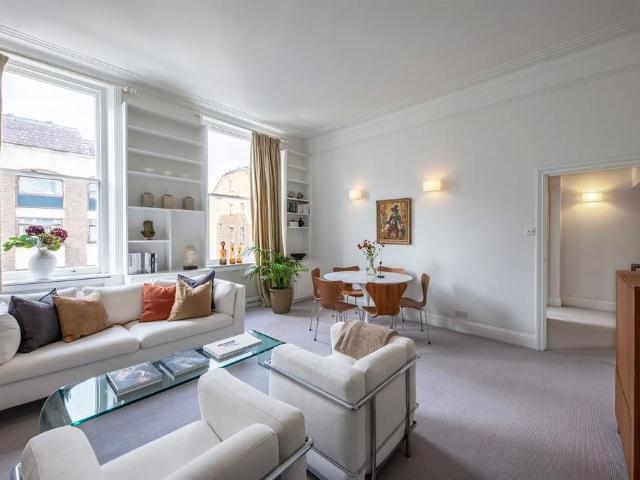 Lexham Gardens, W8 2 bed flat to rent £3,920 pcm £905 pw