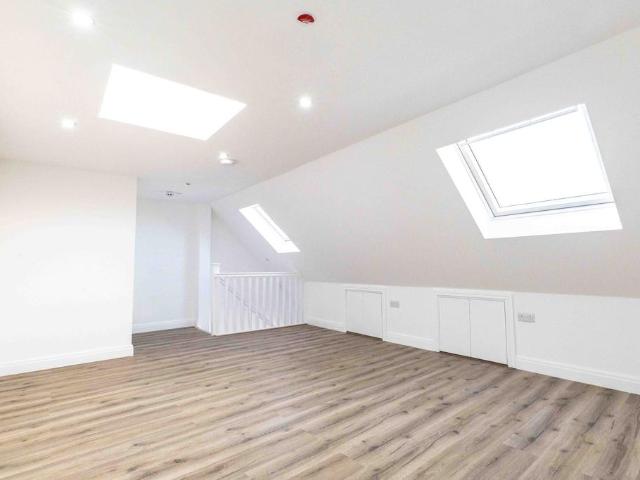 Lexham Gardens, High Street. 1 bed flat to rent £2,492 pcm £575 pw