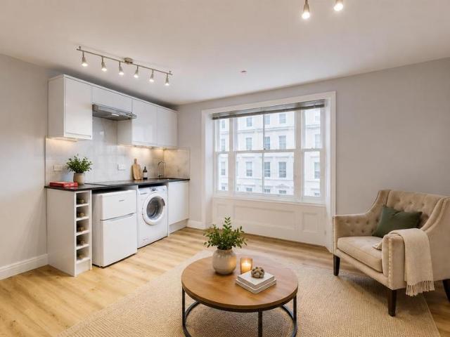 Lexham Gardens, London W8 1 bed flat to rent £2,492 pcm £575 pw