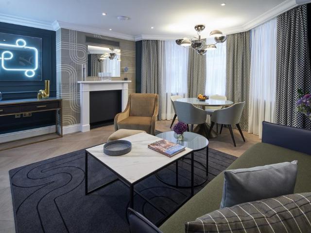 Lexham Gardens London W8 1 bed flat to rent £9,100 pcm £2,100 pw
