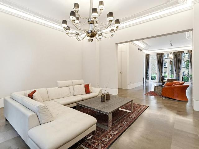 Lexham Gardens, London, W8 4 bed maisonette to rent £16,250 pcm £3,750 pw