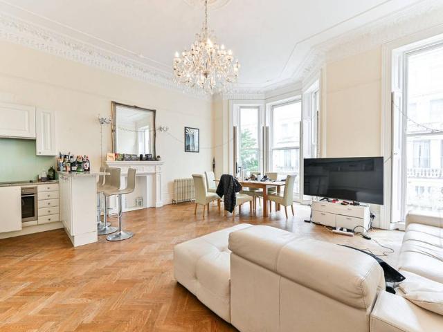 Lexham Gardens, South Kensington. 2 bed flat to rent £4,485 pcm £1,035 pw