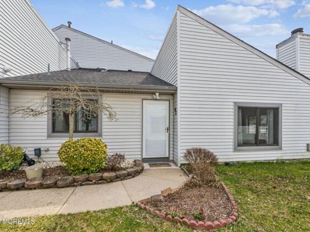 Lexington Cir, Matawan, Condo For Sale