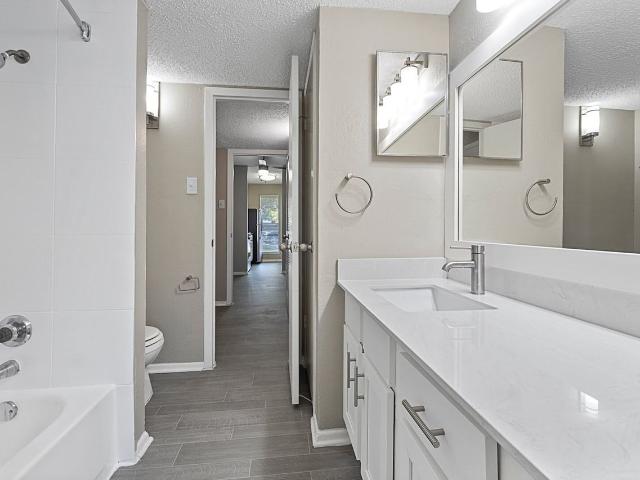 Lexington Apartment Homes 1 Bedroom Apartment for Rent at 5426 Meadowcreek Dr, Dallas, TX 75248 Prestonwood Estates