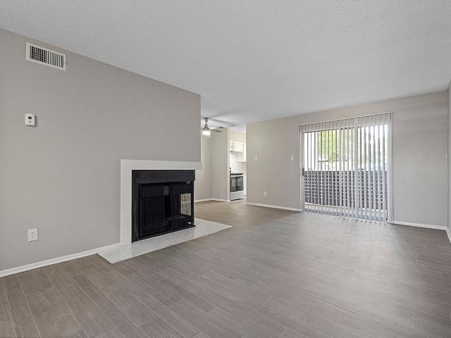 Lexington Apartment Homes 2 Bedroom Apartment for Rent at 5426 Meadowcreek Dr, Dallas, TX 75248 Prestonwood Estates