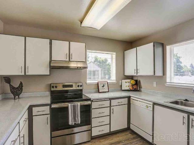 Lexington Apartments 2 Bedroom Apartment for Rent at 4410 Sw 107th Ave, Raleigh Hills, OR 97005 Raleigh Hills