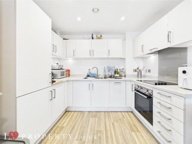 Lexington Gardens, Birmingham, West Midlands B15, 1 bed flat to rent, £975 pcm | PrimeLocation