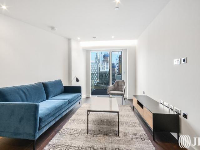 Lexington Gardens London SW11 1 bed apartment to rent £2,730 pcm £630 pw
