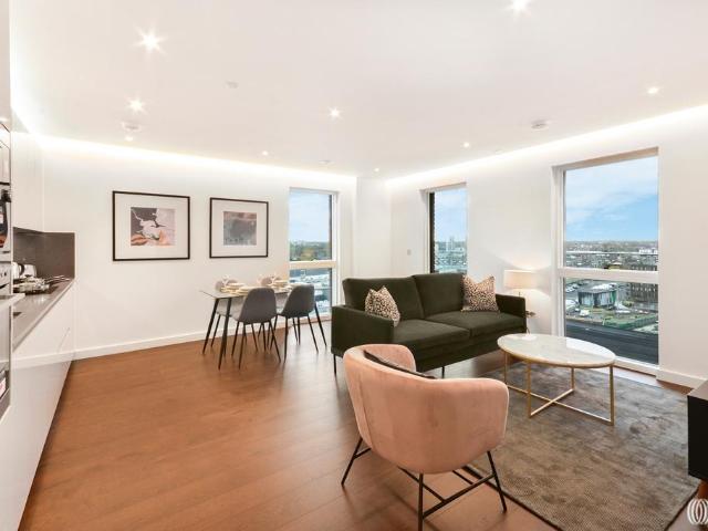 Lexington Gardens London SW11 2 bed apartment to rent £3,450 pcm £796 pw