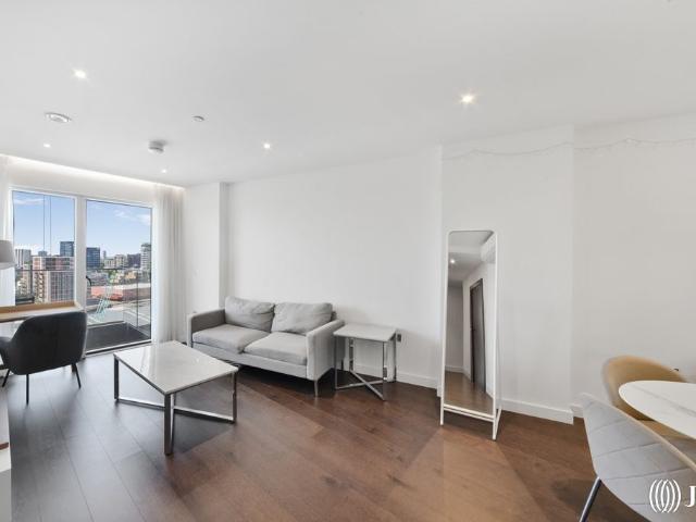 Lexington Gardens, London SW11, 2 bed flat to rent, £3,597 pcm | PrimeLocation