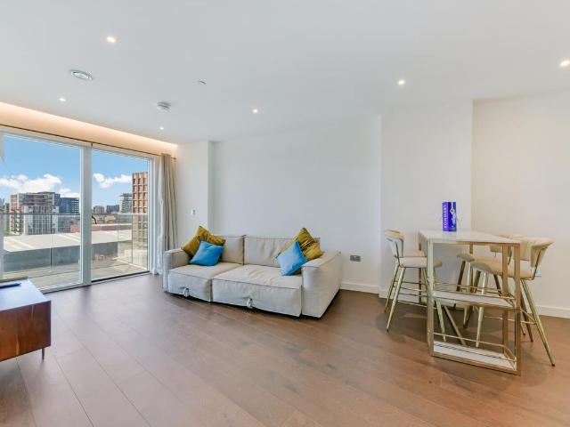 Lexington Gardens, Nine Elms, London SW11, 2 bed flat to rent, £3,488 pcm | PrimeLocation