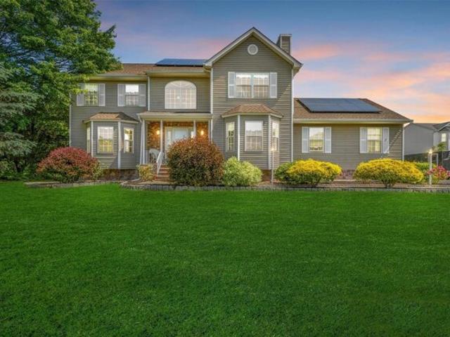 Lexington Dr, Newburgh, Home For Sale