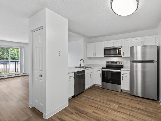 Lexington Hills Apartments