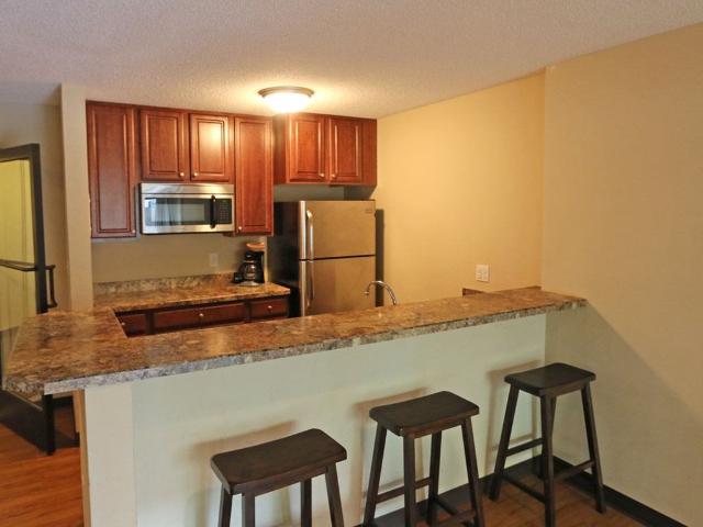 Lexington Hills Apartments 2 Bedroom Apartment for Rent at 360 Lexington Pkwy S, St. Paul, MN 55105 Macalester Groveland