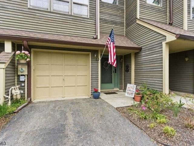 Lexington Ln Apt D, West Milford, Home For Sale