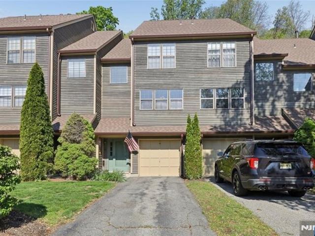 Lexington Ln Apt E, West Milford, Home For Sale
