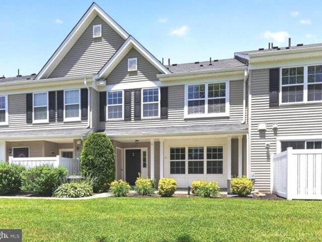 Lexington Mews, Woolwich Township, Condo For Sale