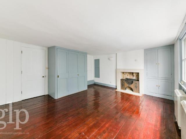Lexington Street, Soho, W1F Studio to rent £2,167 pcm £500 pw