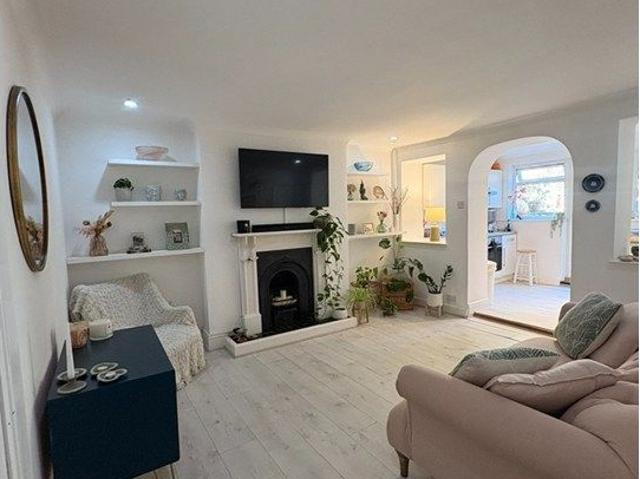 Leyton, London E10, 1 bed flat to rent, £1,600 pcm | PrimeLocation