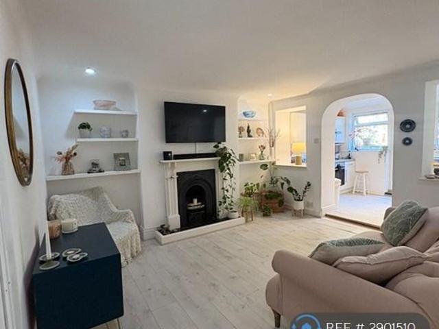 Leyton, London, E10 1 bed flat to rent £1,600 pcm £369 pw