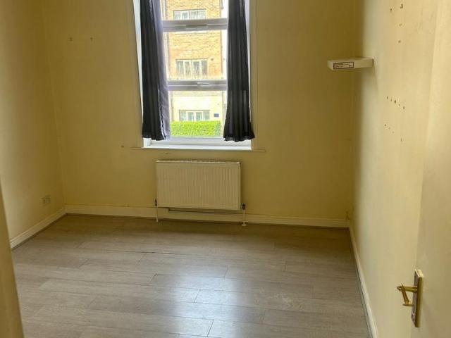 Leytonstone, E11 2 bed flat to rent £1,800 pcm £415 pw