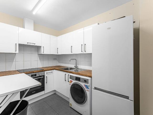 Leytonstone Road, Stratford E15, 2 bed flat to rent, £2,000 pcm | PrimeLocation