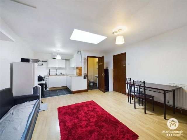 Leytonstone Road, Stratford London, E15 2 bed apartment to rent £1,700 pcm £392 pw