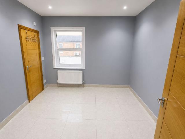 Ley Street, Ilford IG1, 1 bed flat to rent, £1,250 pcm | PrimeLocation