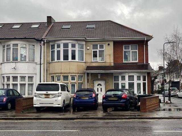 Ley Street, Ilford IG1, 1 bed flat to rent, £1,500 pcm | PrimeLocation
