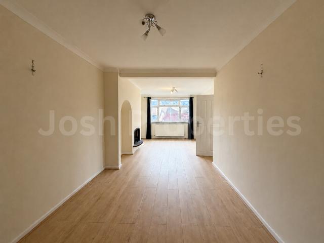 Ley Street, Ilford IG2 3 bed end of terrace house to rent £2,300 pcm £531 pw