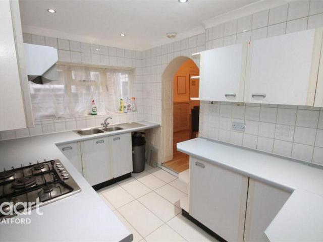 Leybourne Road, LONDON 4 bed terraced house to rent £3,200 pcm £738 pw