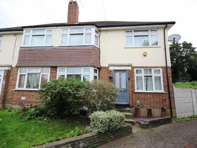 Leyburn Close, Walthamstow, E17 2 bed maisonette to rent £2,250 pcm £519 pw