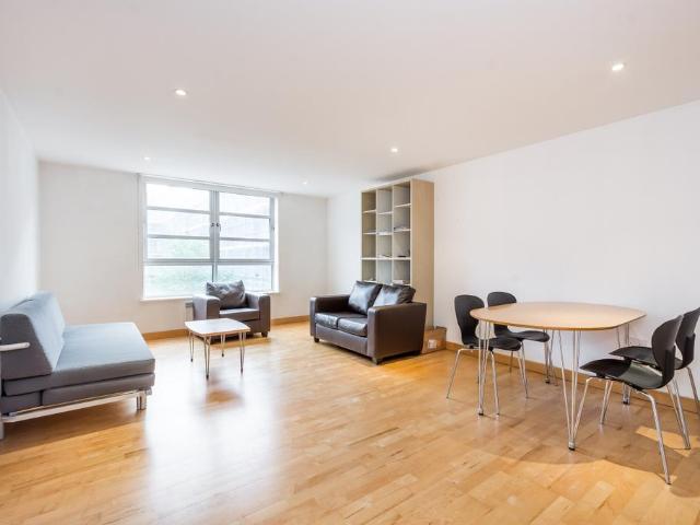 Leyden Street E1 1 bed apartment to rent £2,499 pcm £577 pw