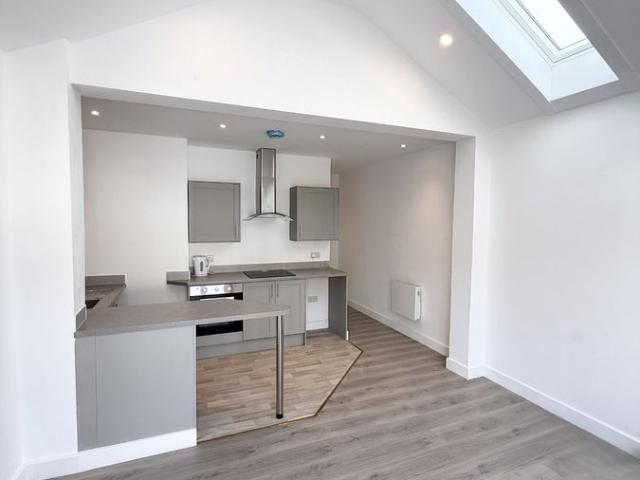 Leyland Street, Prescot, Merseyside L34, 2 bed flat to rent, £700 pcm | PrimeLocation