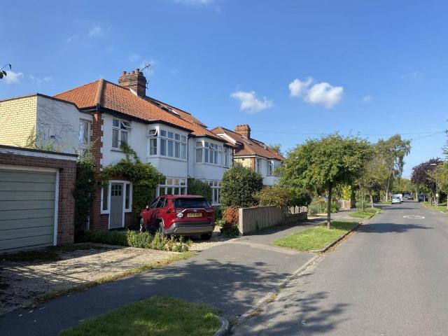 Leys Avenue, Cambridge, CB4 4 bed semi detached house to rent £2,400 pcm £554 pw