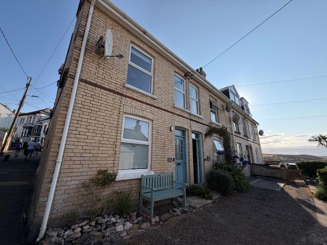 Leys Lane, Marazion TR17, 2 bed property to rent, £1,200 pcm | PrimeLocation