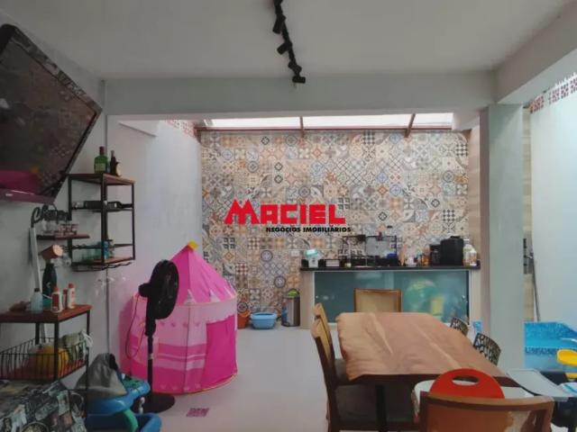 LF Casa/Padrão Residencial No bairro Jardim das Indústrias