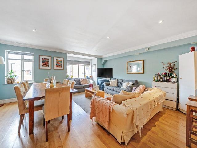 Limburg Road, Battersea, London SW11, 4 bed flat to rent, £5,000 pcm | PrimeLocation