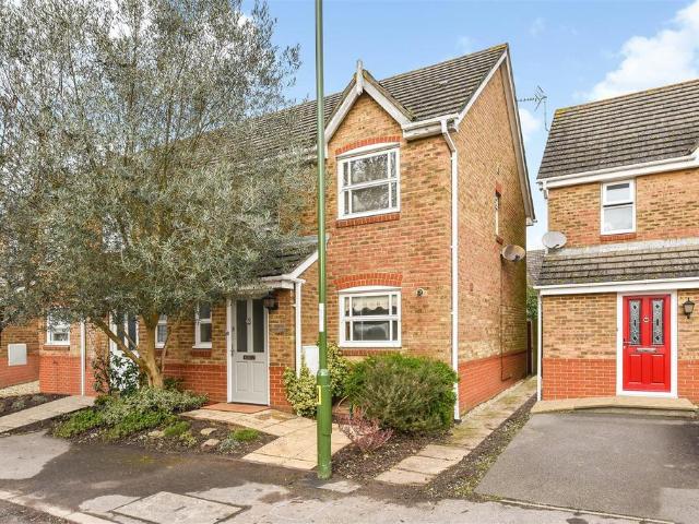 Lime Avenue Westergate 2 bed end of terrace house to rent £1,395 pcm £322 pw