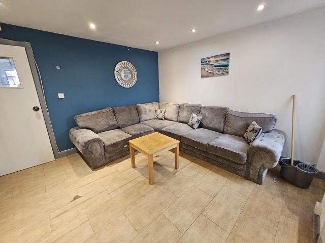 Lime Avenue, Selly Oak B29 6 bed terraced house to rent £2,860 pcm £660 pw