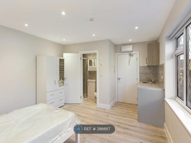 Lime Close, South Ockendon RM15, Studio to rent, £845 pcm | PrimeLocation